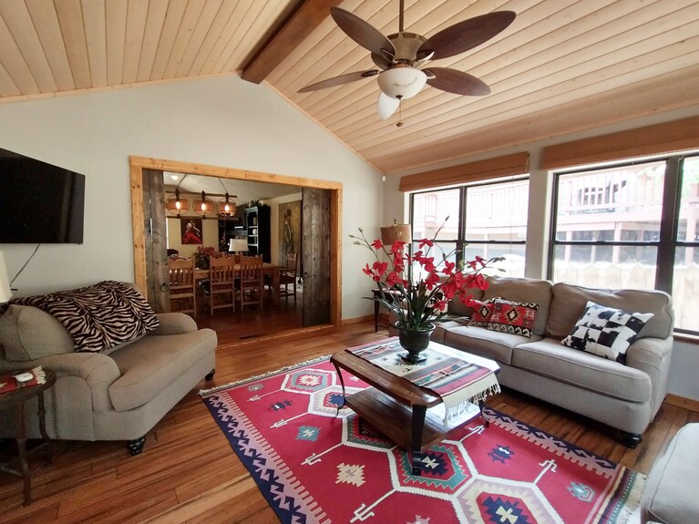 Spirit Bear Chalet: Your Home Away From Home In Angel Fire, Nm - Nouveau-Mexique