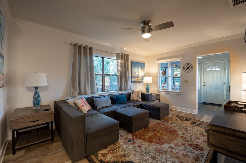 Cozy Comfort Just 2 Blocks From Park Ave! - Altamonte Springs, FL