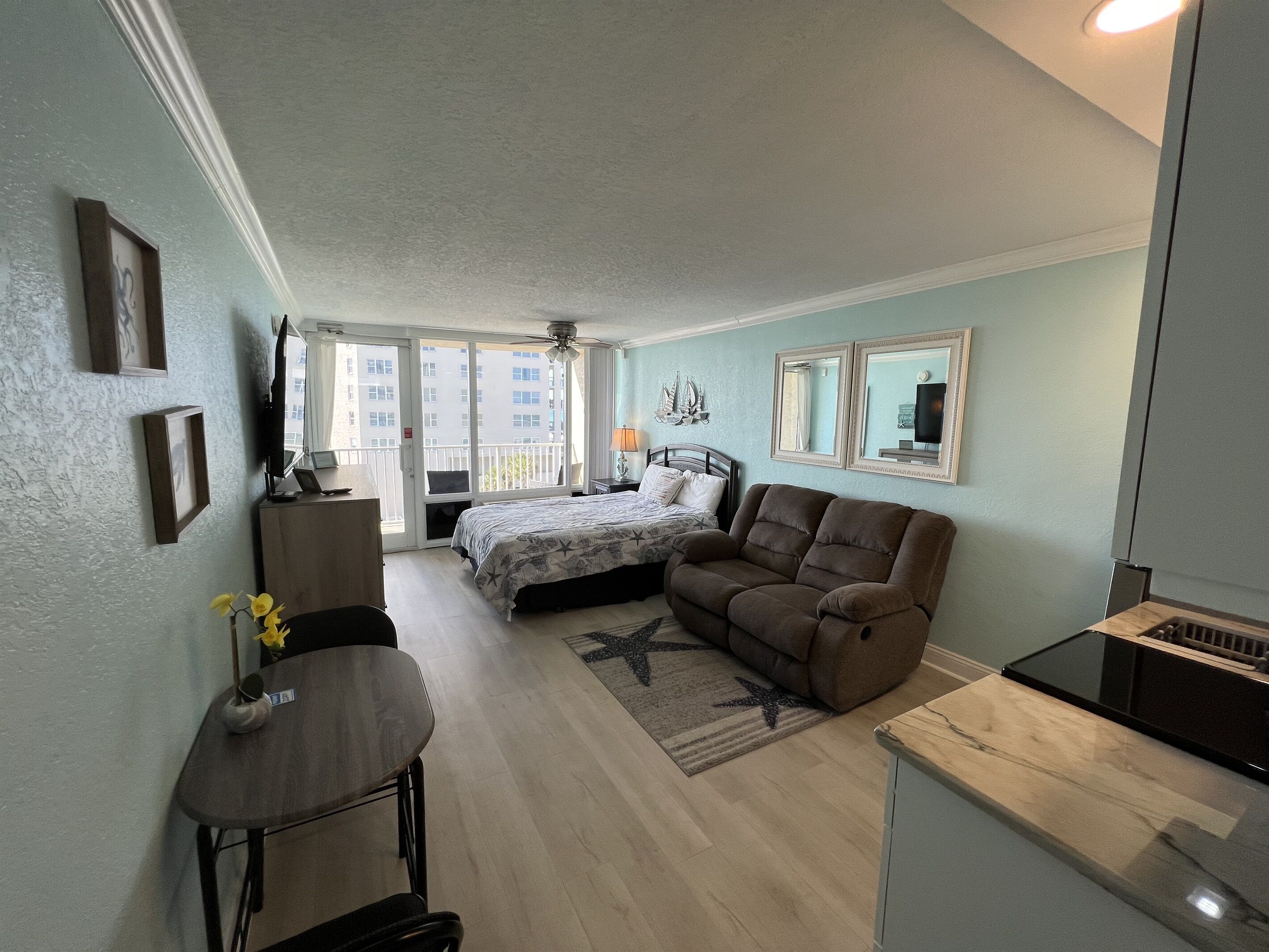 Ocean View Modern Remodeled In Pirates Cove, Balcony, Full Stove! - Daytona Beach Shores, FL