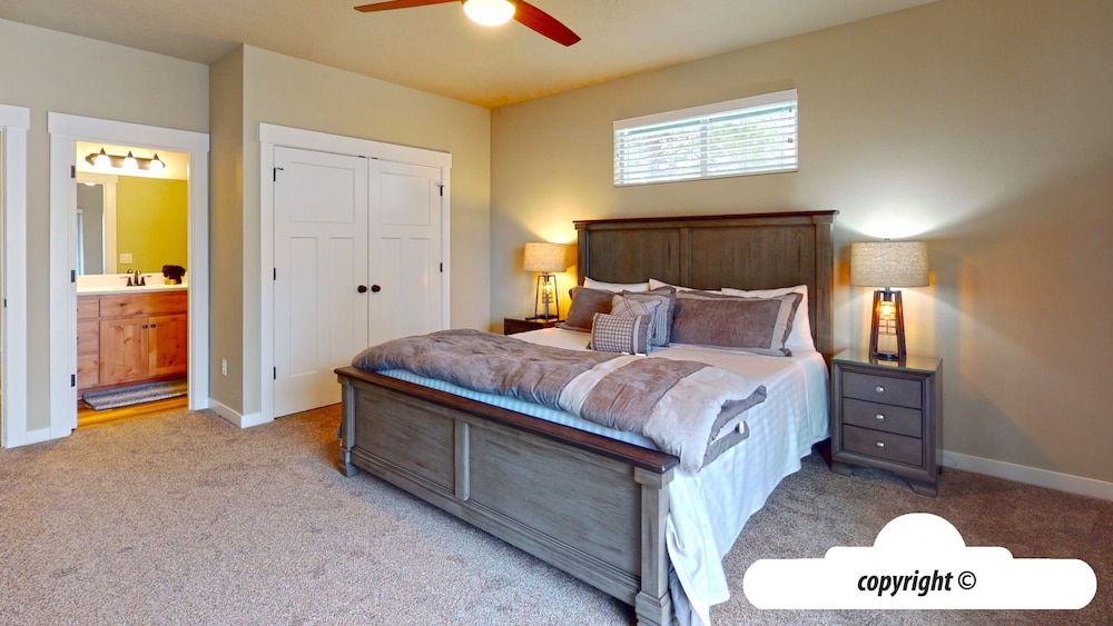 Gone Coastal At Seaside Beach - Pet Friendly!! New Listing!! - Seaside, OR