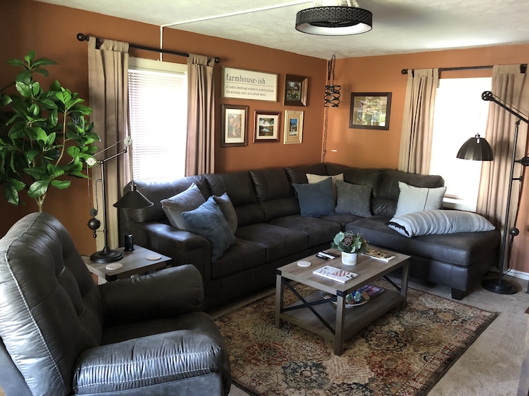 Cozy And Completely Updated The Farmhouse At Lanterman's Village - Ohio