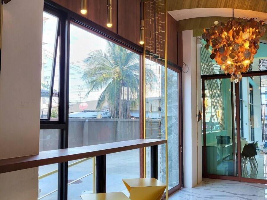 Área de estar no saguão