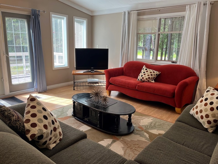 Privacy Galore! Beautiful Lake Home Nestled In The Forest, Near All Amenities:-) - Saskatchewan