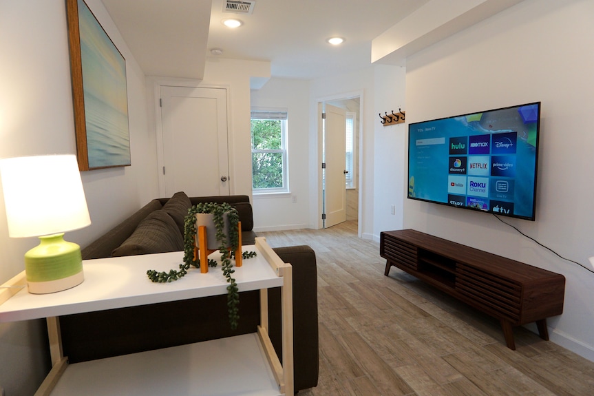 Modern Comfy Beach Getaway With Deck And Parking -- 604 #4 - Sunset Beach, NJ