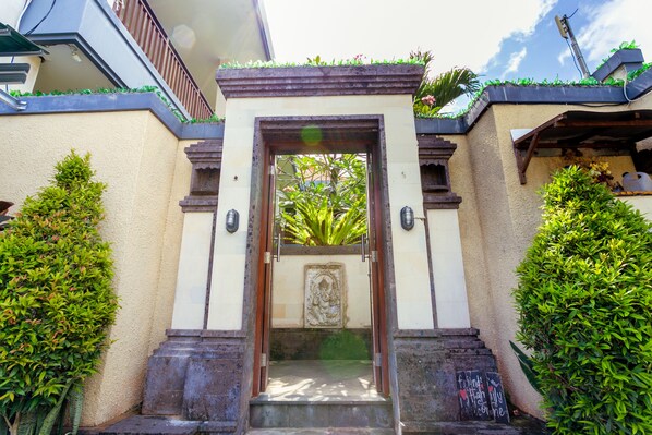 Fachada da propriedade