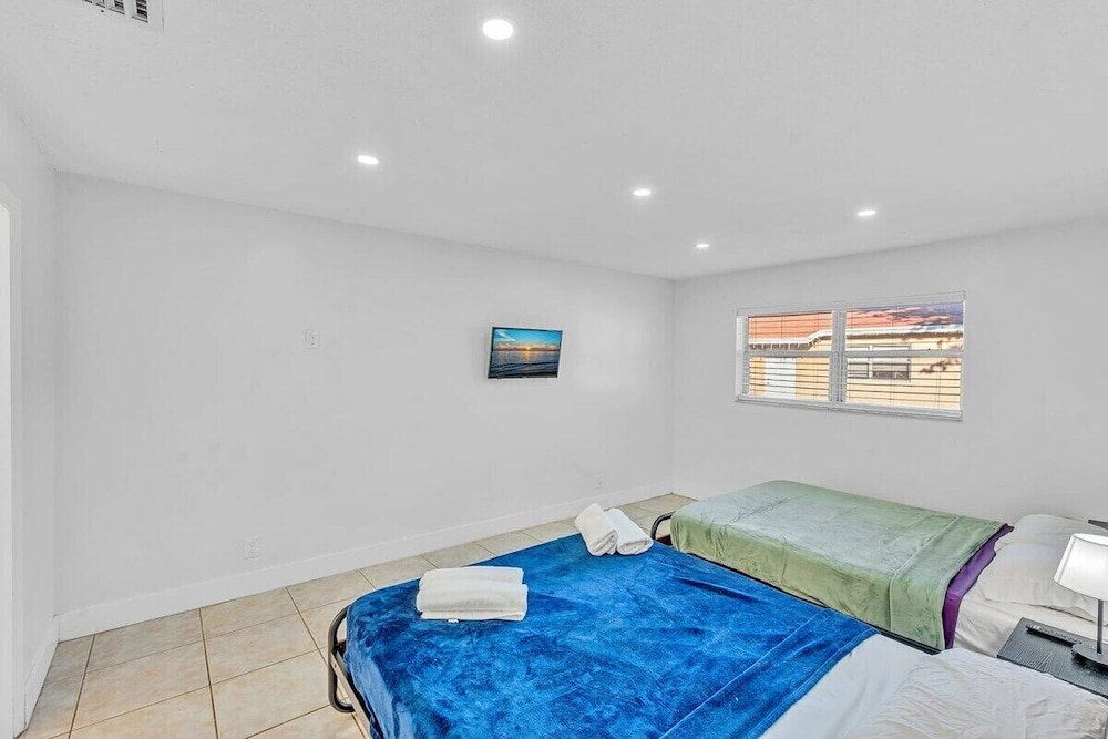Hollywood Vacation In Perfect Beach Location Ha01 - Sunrise, FL