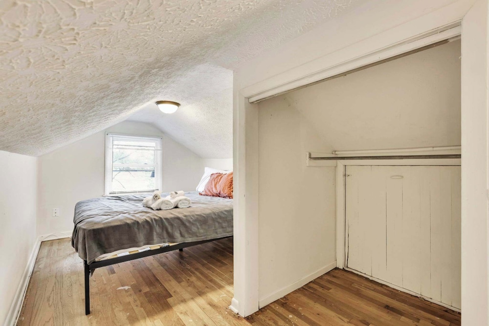 The Lucky 7's Inn-5 Beds - Dublin, OH