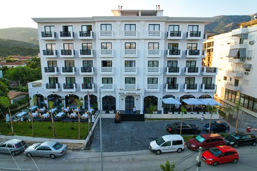 Chimaera Hotel - Himarë