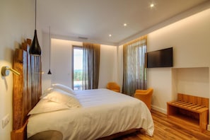 Quarto casal superluxo | Frigobar (abastecido com itens grátis), cofres nos quartos