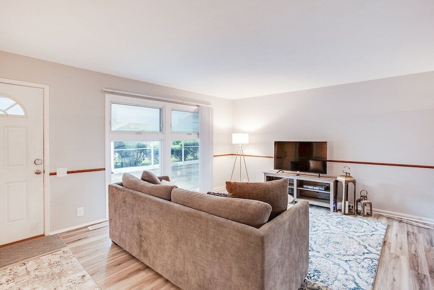 Modern Cozy Home 4 Min Drive From Notre Dame - Mishawaka, IN