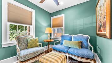 Suíte estúdio luxo, 1 quarto, para não fumantes | Roupas de cama premium, individualmente decorados