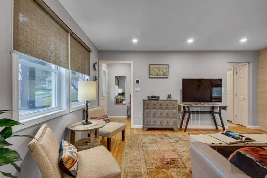 Entire Rental Unit Hosted By Tomasz - Wellesley, MA