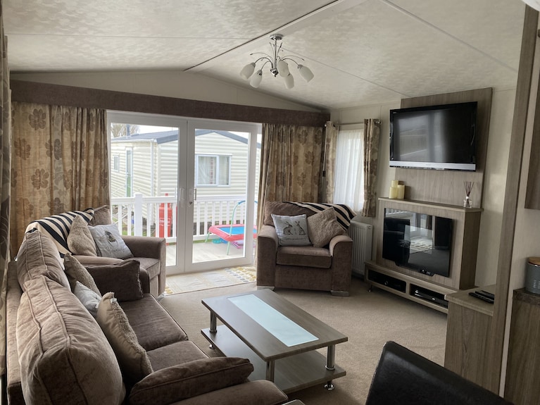 Pokerdot 1 Getaway- The Perfect Place To Stay, Play And Getaway.. - West Mersea