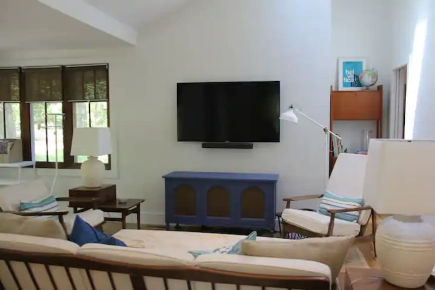 Newly Rehabbed 3-bedroom Harbor Country Cottage! - Union Pier, MI