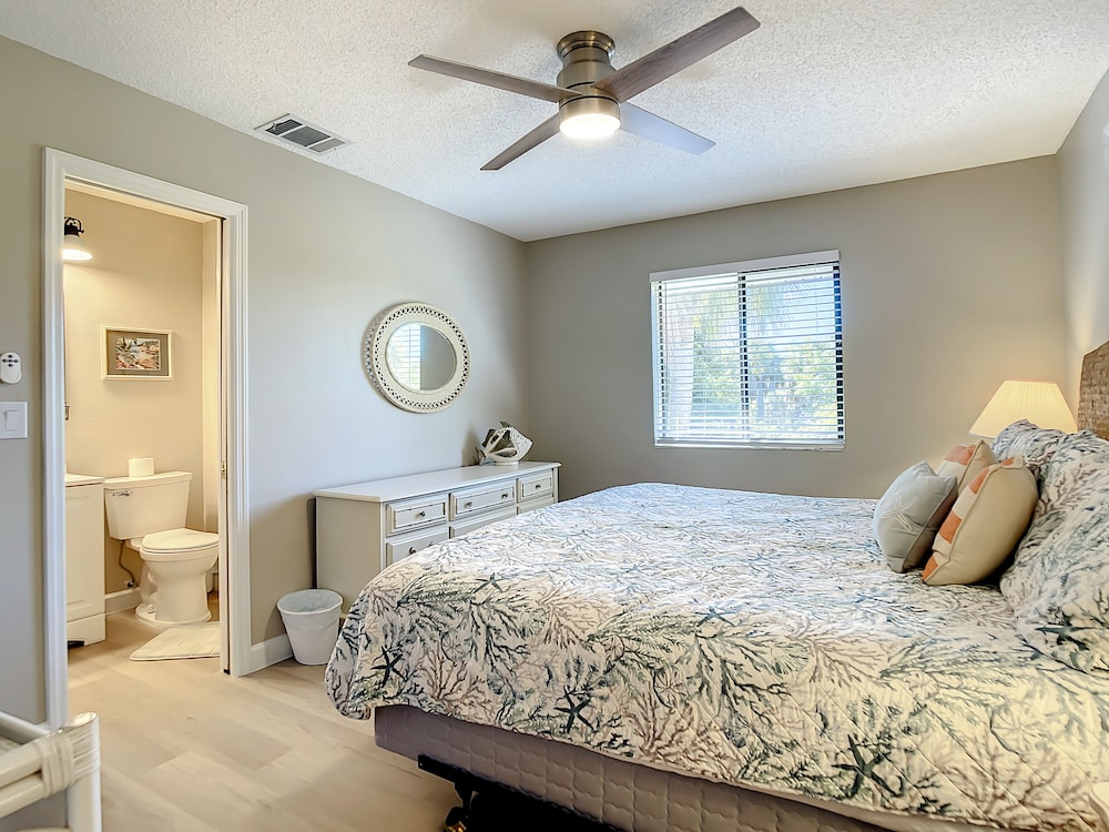 Chillax On The Beach Or By The Bay! - Manasota Key, FL