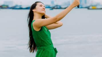 Perto da praia, areia branca, 3 bares na praia