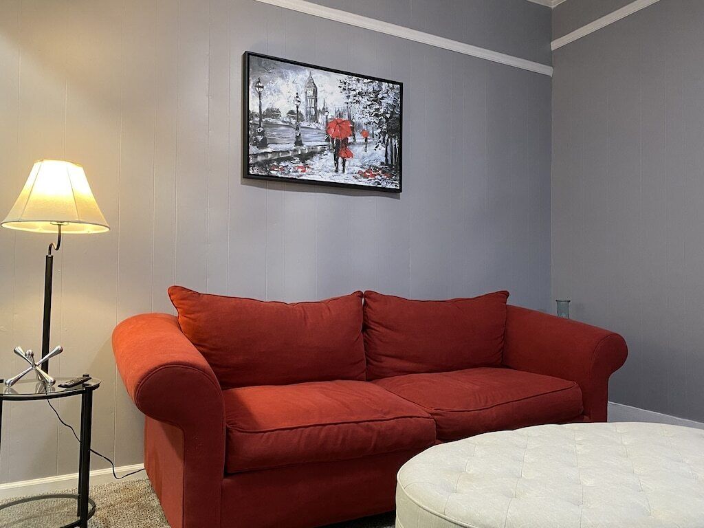 A Piece Of Paris (West Unit) - 5 Min Walk To Historic Downtown Newton - Hickory, NC