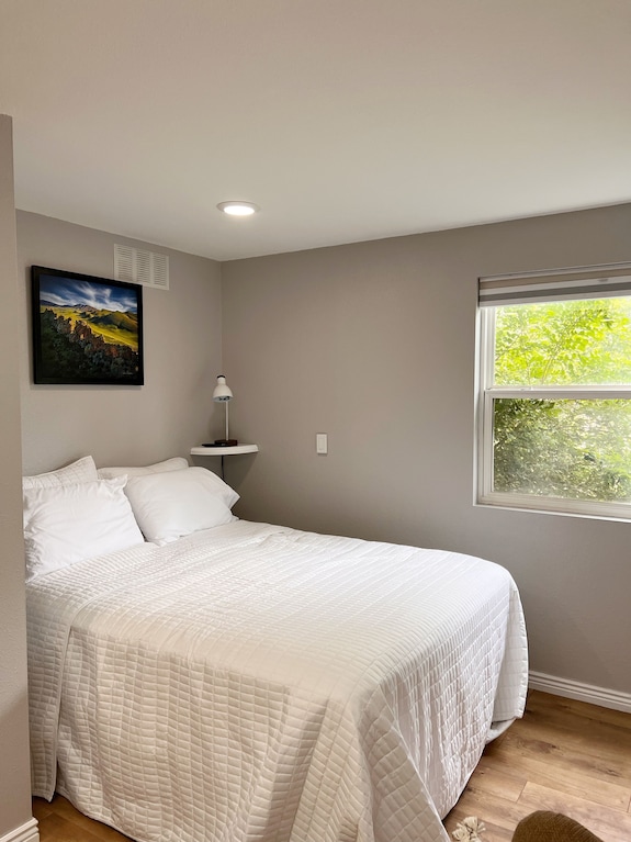 Cozy, Modern Suite In The Heart Of Loveland Colorado. - Loveland, CO