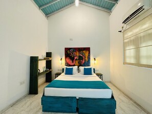 Quarto Duplo, 1 cama de casal, não fumadores | Cortinas/cortinados opacos, ferro/tábua de engomar