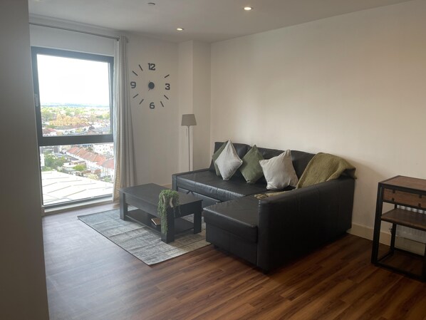 Apartamento | Sala de estar | Televisor de 30 polegadas com canais por cabo