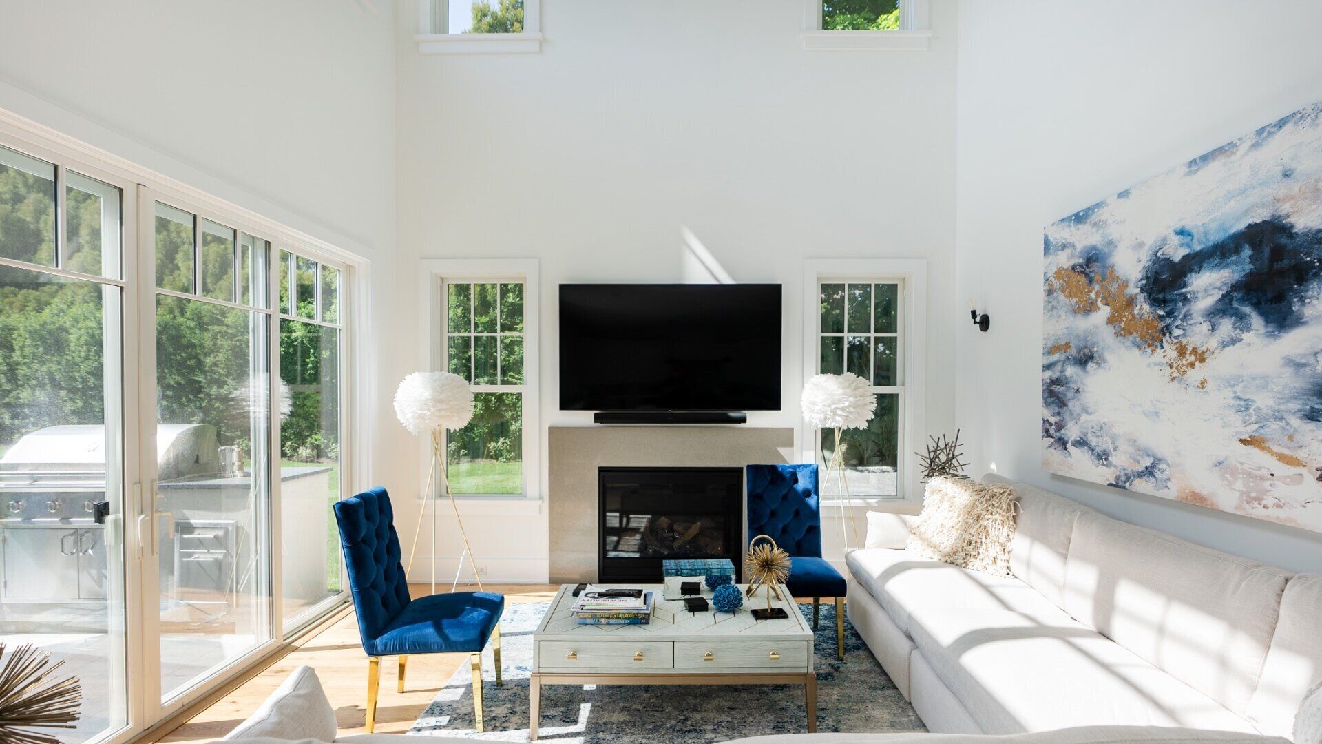 Contemporary Residence On .43 Acres, Spacious Indoor And Outdoor Living... - The Hamptons