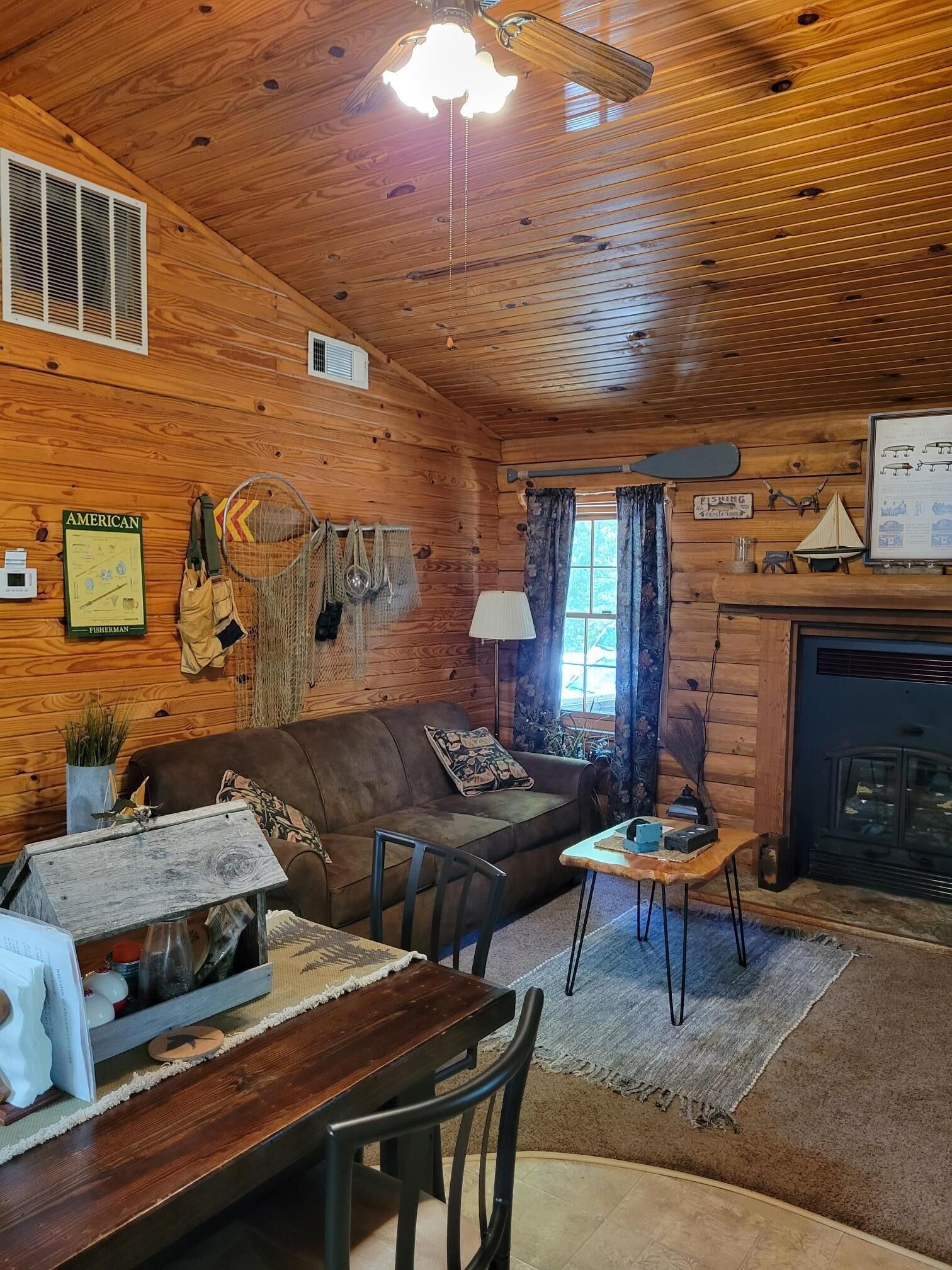 Cabin #10-cozy Log Cabin Nestled In The Woods Brief Walk To Table Rock Lake - Table Rock Lake