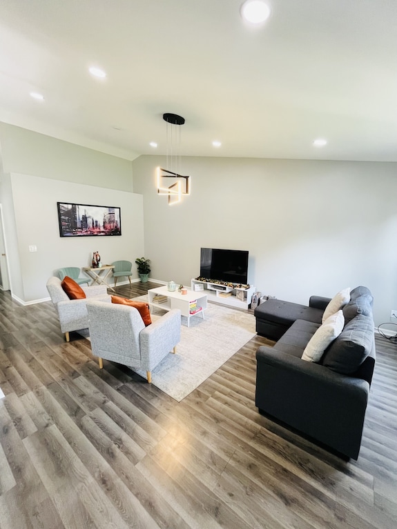 Roxan Cozy Corner Mundelene\nsailors Welcome House/ Navel Family Retreat - Grays Lake, IL