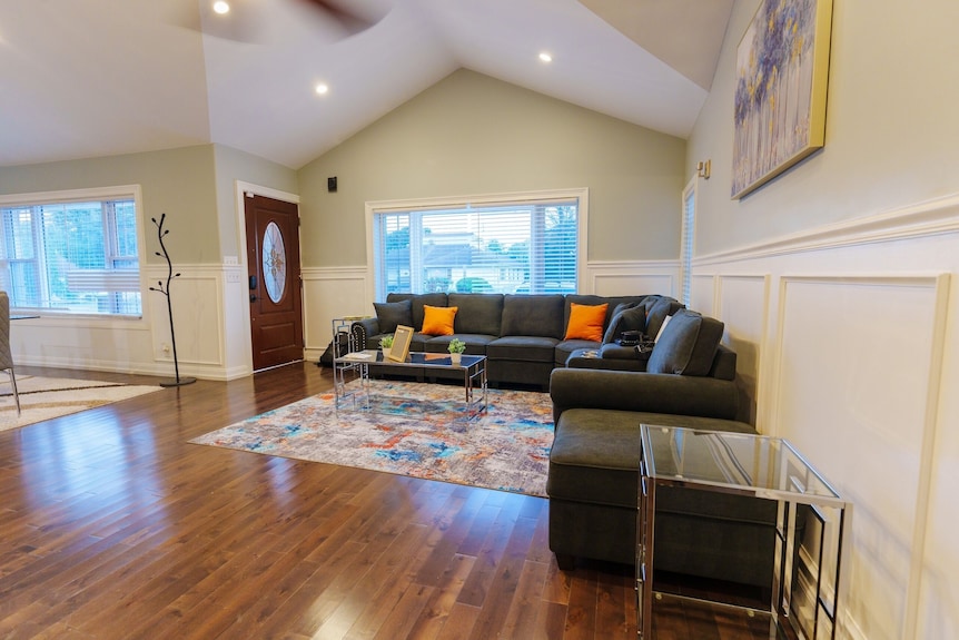 15 Mins From Phl International Airport - Modern Rancher Style Home In Chester Pa - 梅迪亞