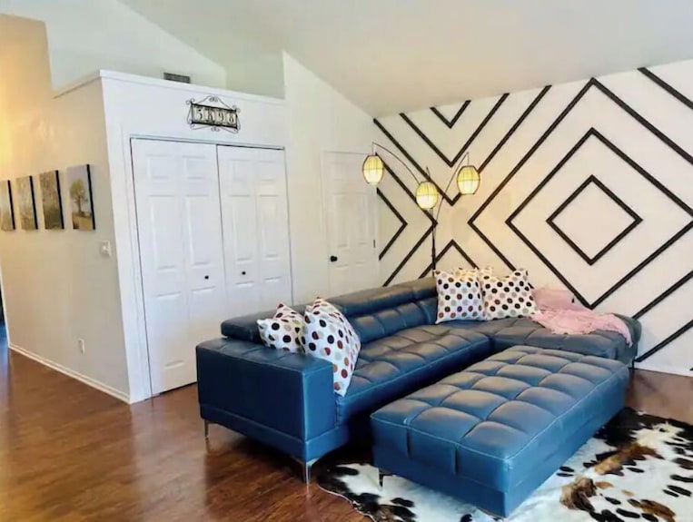 Cheerful 2 Bedroom Cottage On The Llano River- Sleeps 6! - Lake Buchanan, TX