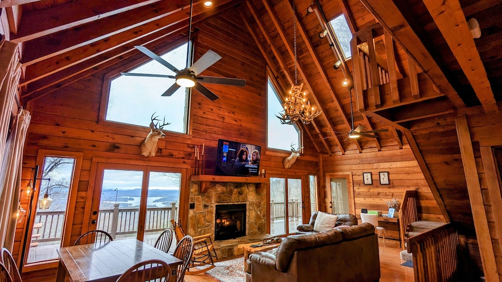 Stunning Blue Ridge Lake And Mountain View Cabin - Blue Ridge, GA