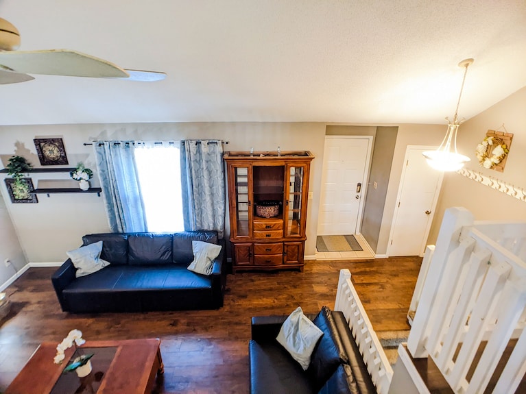 Quiet, Comfy And Spacious 3 Bedroom Home In Kc - Shawnee, KS