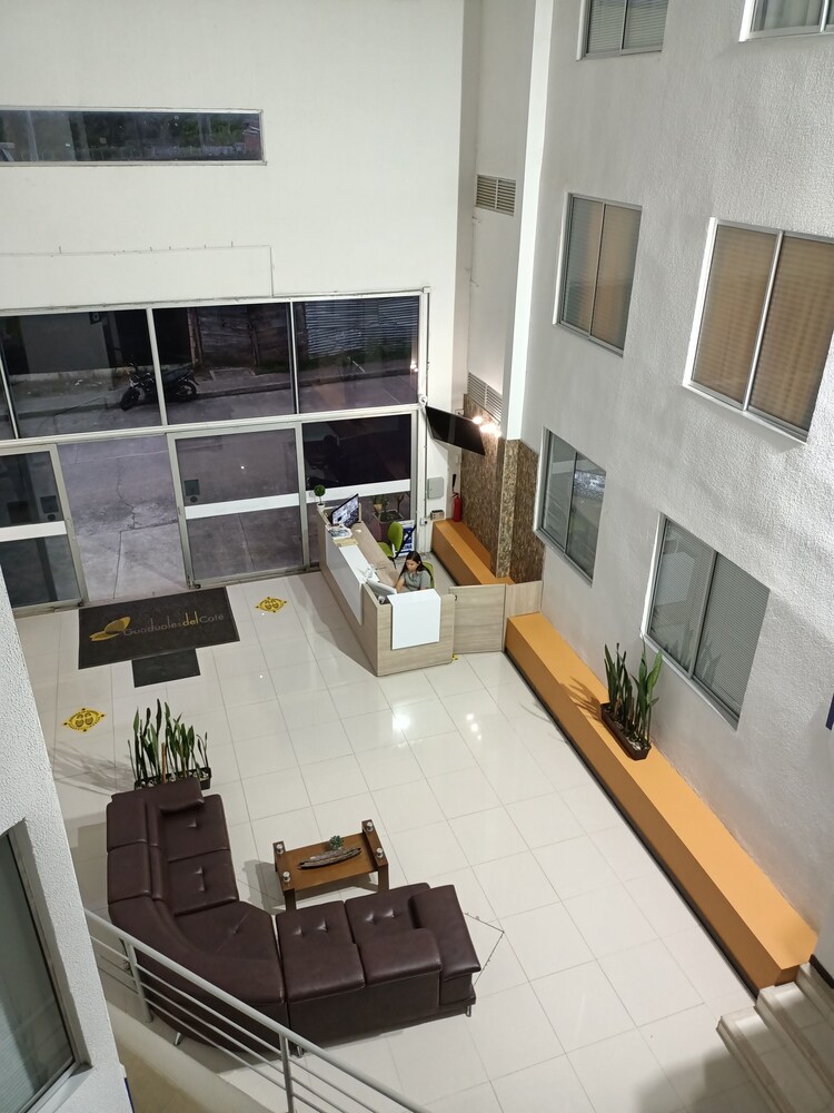 Apartahotel Totalmente Equipado Con Piscina En Quindío - Armenia