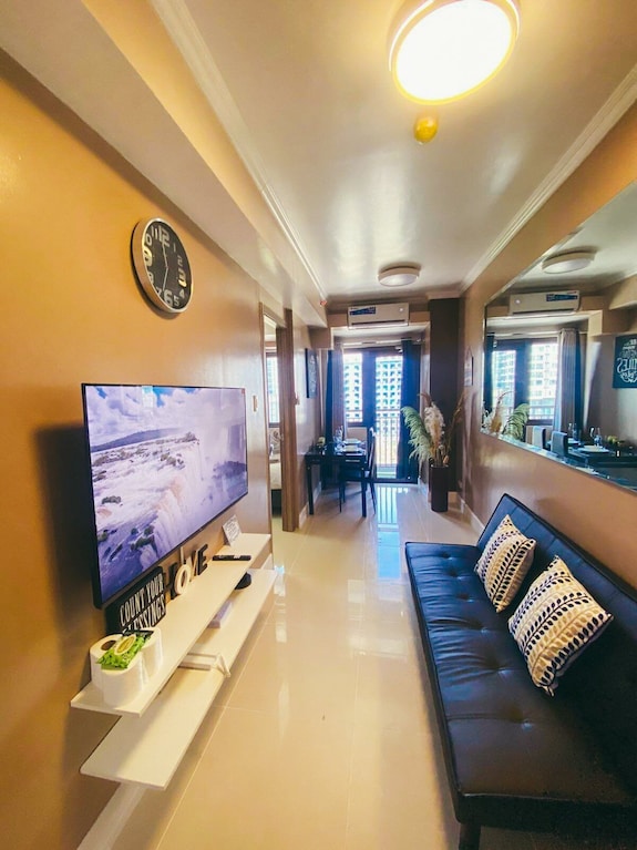 1 Br Fully Furnished Condo Across Moa With Pool And Parking - S Res. Unit 0916 - Metro Manila