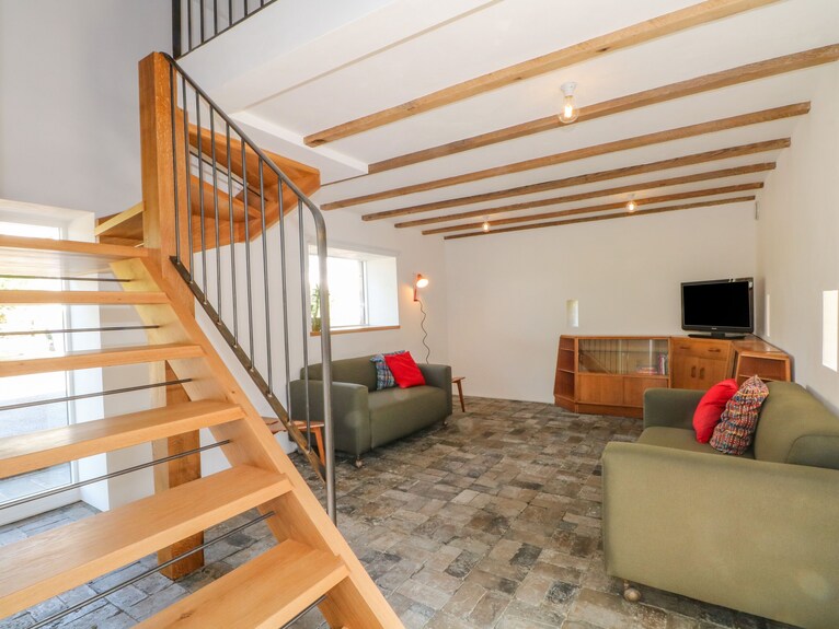 The Barn At Chatsworth Farm, Family Friendly In Brown Edge - West Midlands