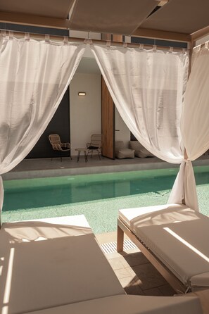Superior Double Room-Sharing Pool - Sea View | Terraço/pátio