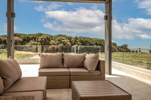 Deluxe Double Room- Private Terrace with Forrest and Sea View | Vista do quarto