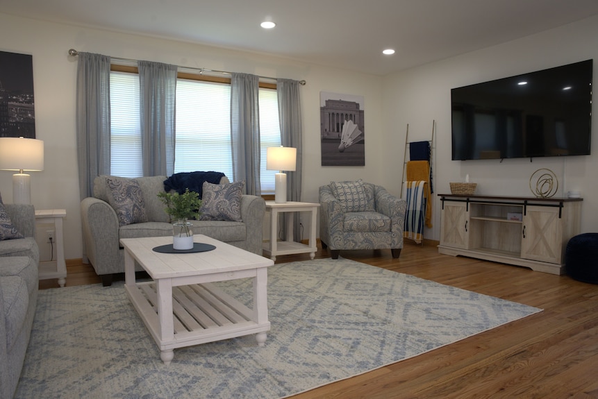 Fun Amenities At This Centrally Located Kc Home! - Parkville, MO