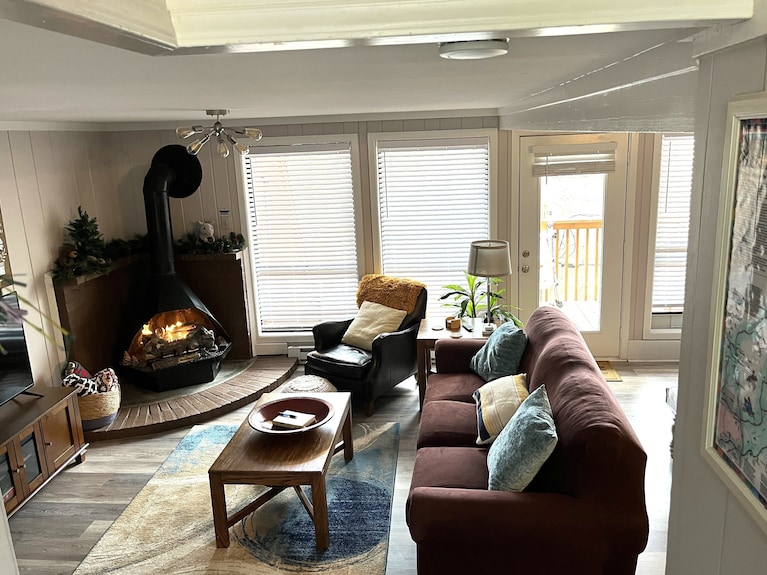 Mountain Condo On Beech Mtn 3/2, Heated Pool, Hot Tub, 0.5 Mil To Ski Slopes - 비치 마운틴