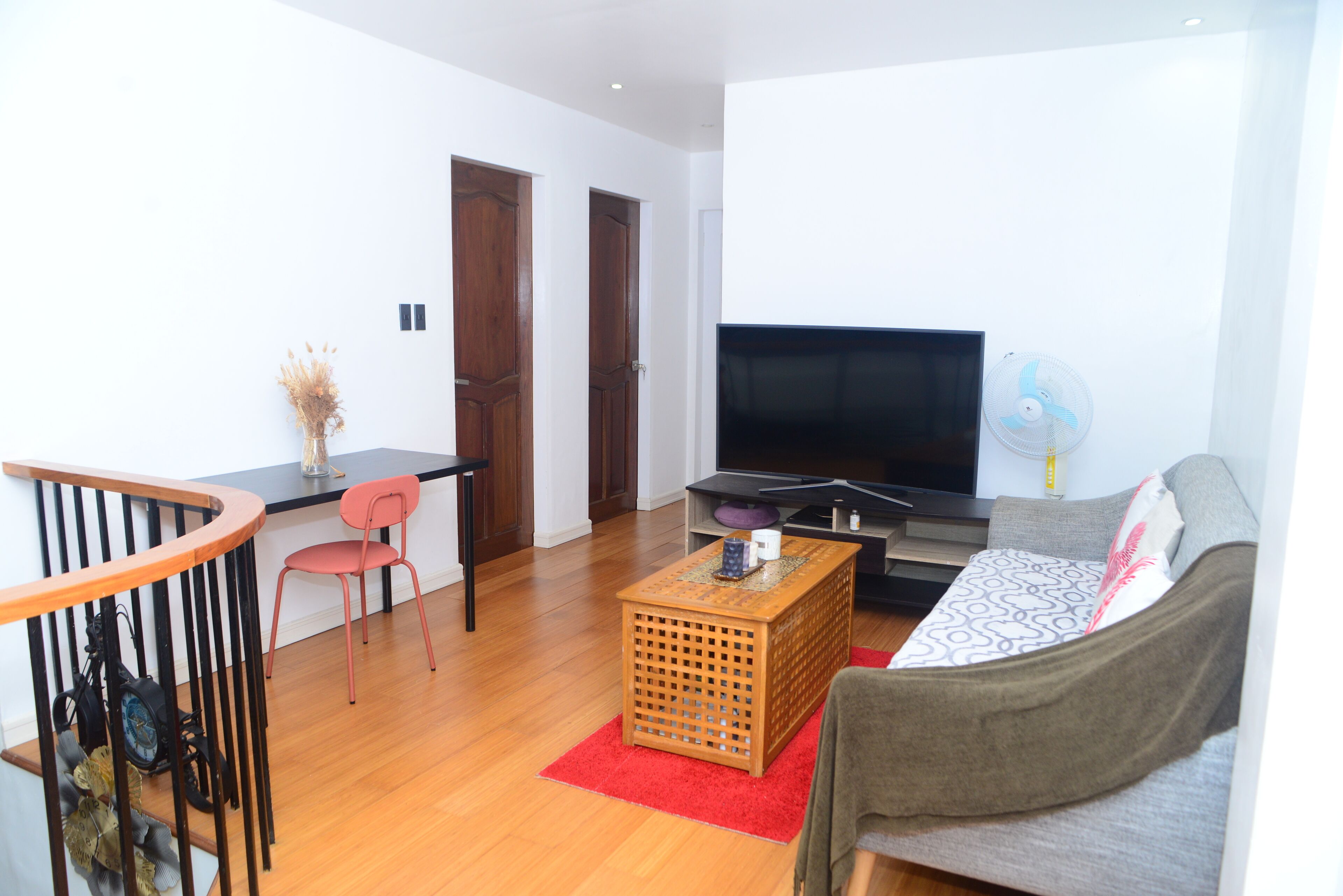 A Beach House (Shared Space) And A Romantic Place During Sunset! - Naval