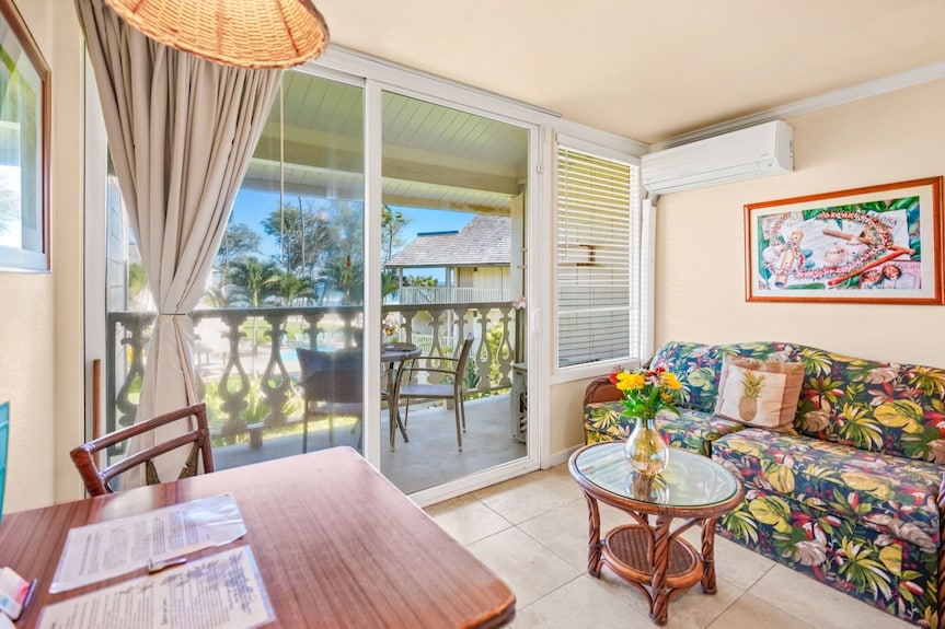 Gorgeous Ocean View Studio | Steps Away From Beach - Lydgate Beach, HI