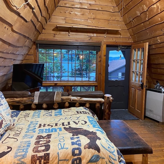 Lakefront Cabin On Back Lake W Trail Access, And Private Dock. - Pittsburg, NH