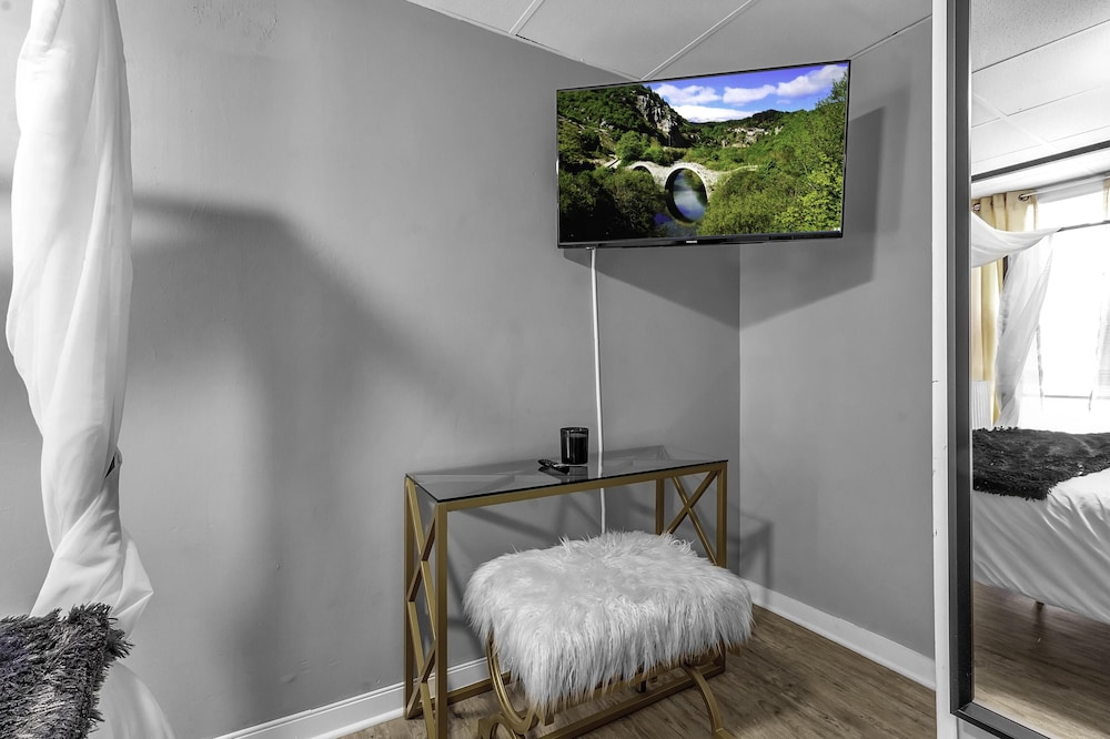 ⭐Fun 3d Wall, Hanging Swing. Allentown, Near Everything!⭐ - Buffalo, NY