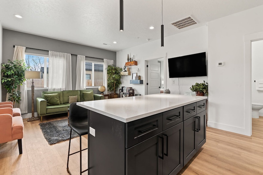 Cozy "Turn Of The Century" 3b/2b Explorers Suite - Boise, ID