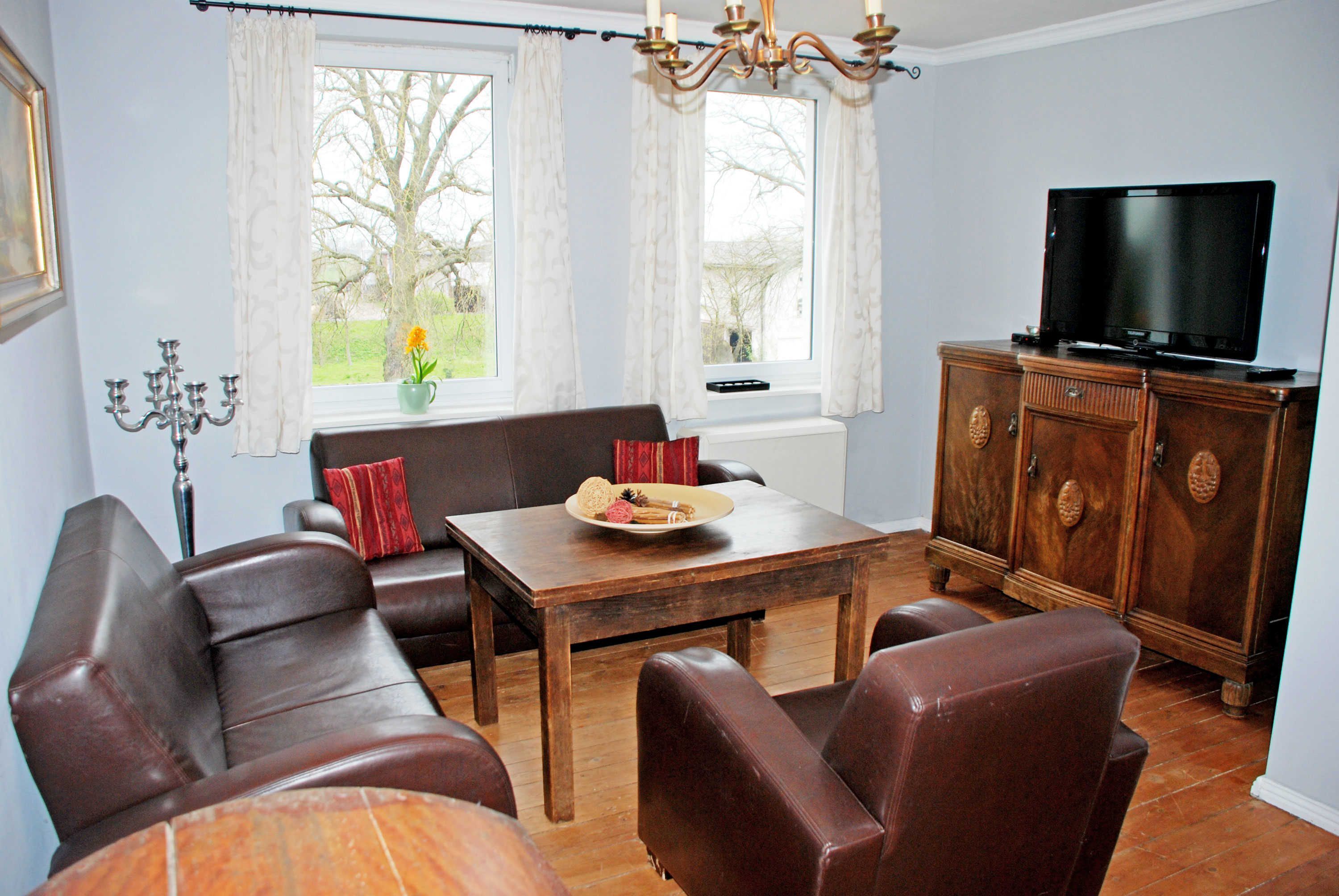 07 Muttland Vacation Apartment With Fireplace - Vacation Apartments In The Gnies Manor House - Rügen