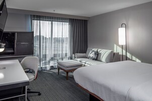 Cortinas/cortinados opacos, roupa de cama fornecida 