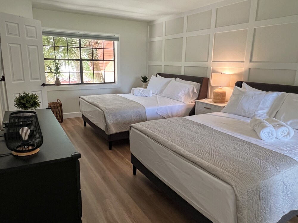 Modern Farmhouse Beautiful One Bedroom Villa - Orlando, FL
