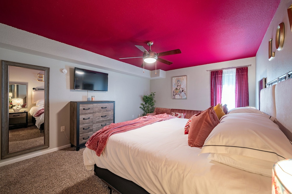 3/2 King Bed 5mins Md Anderson Nrg Free Washing - Stafford, TX