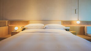 Quarto luxo, 1 cama Queen, vista para o jardim | Vista do quarto