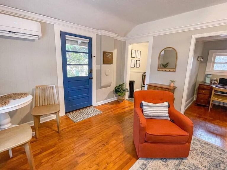 Private Guesthouse W/kitchen - Minutes From Uptown - Virginia