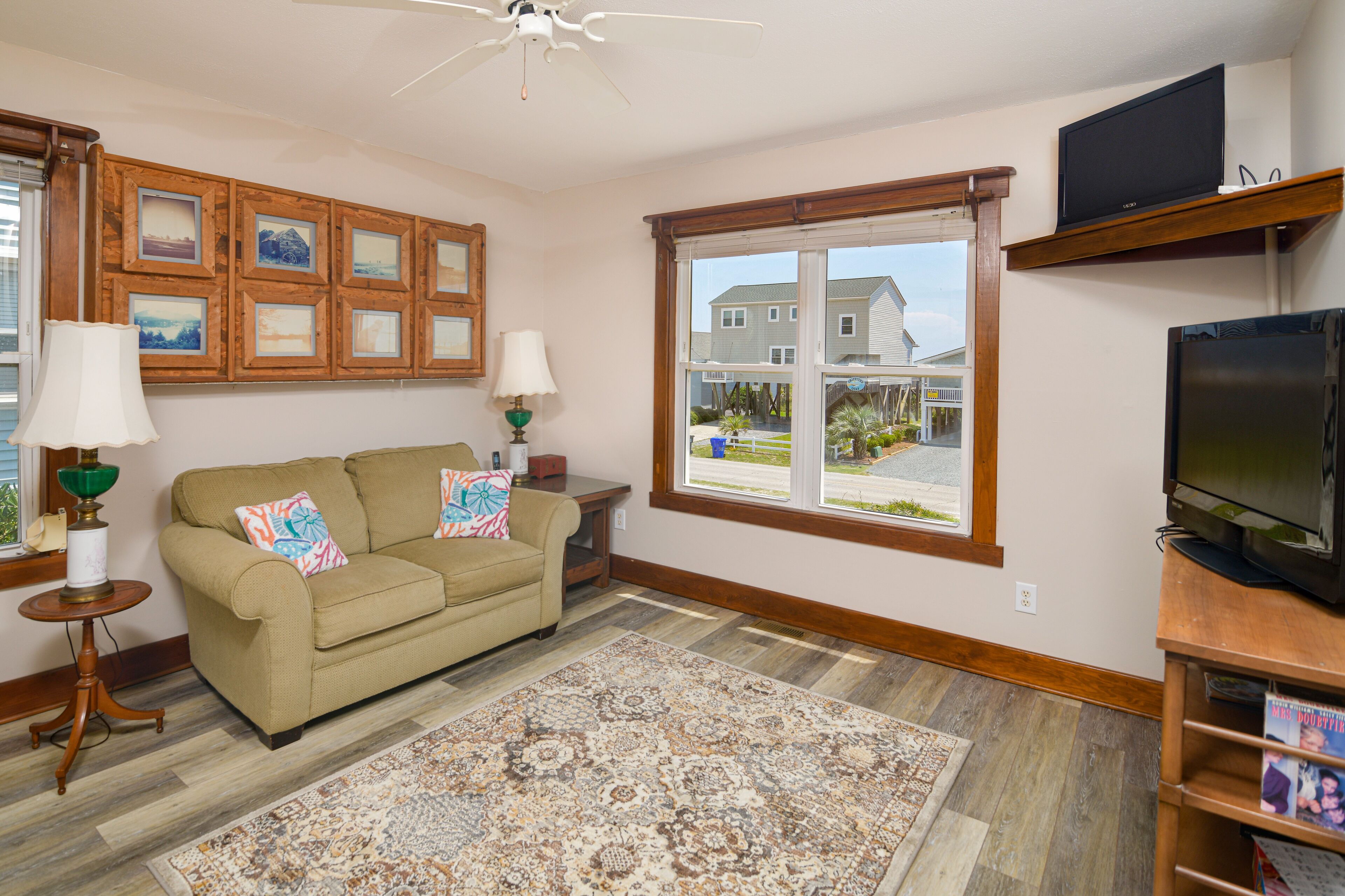 Brain Waves - The Tranquil Marsh Views And Cottage Charm Will Win You Over In This 4 Bedroom Home - Holden Beach, NC